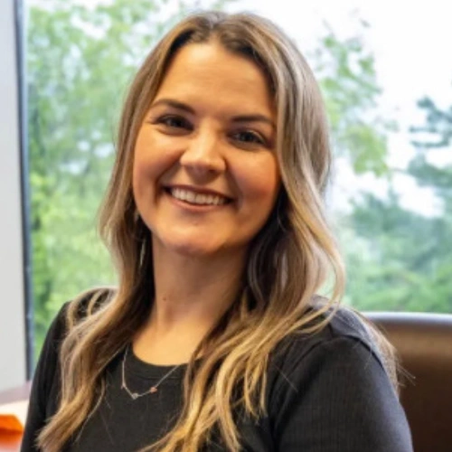 Bethany Champion - Momentum Leaders